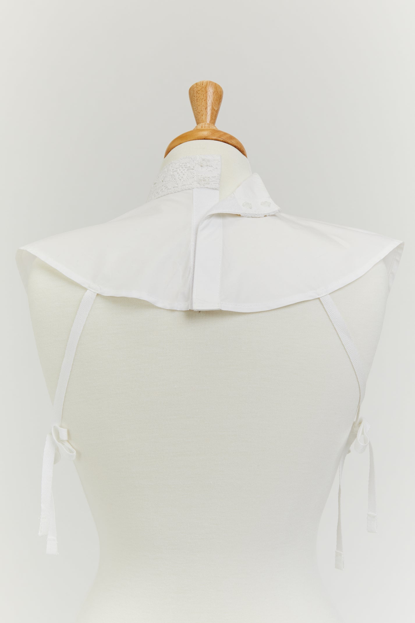 I&N Traditional Lace Collarette | Buy Online In the UK | Ivy & Normanton